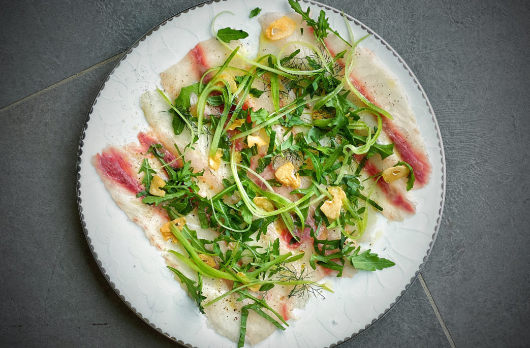 Carpaccio de bar, concombre et roquette – Poissonnerie de Passy